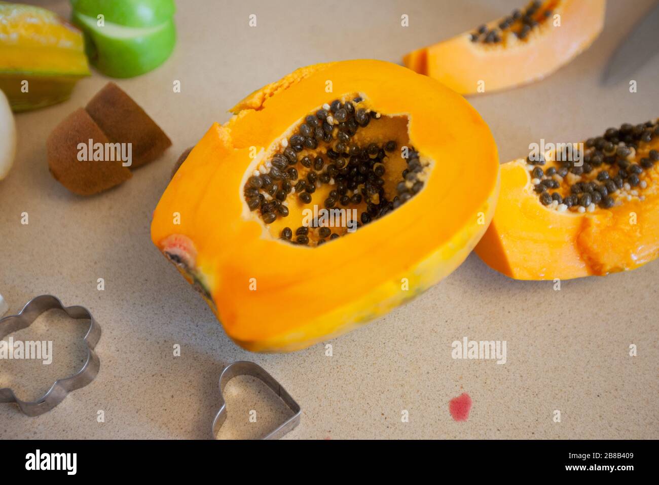 Fresh papaya tropical fruits Stock Photo - Alamy