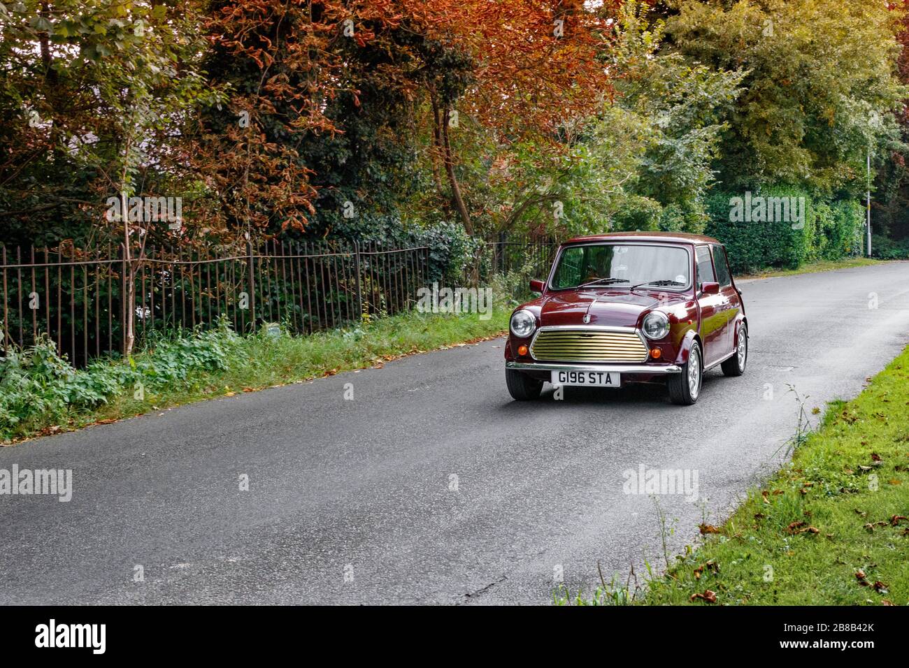 Vintage red british road hi-res stock photography and images - Alamy