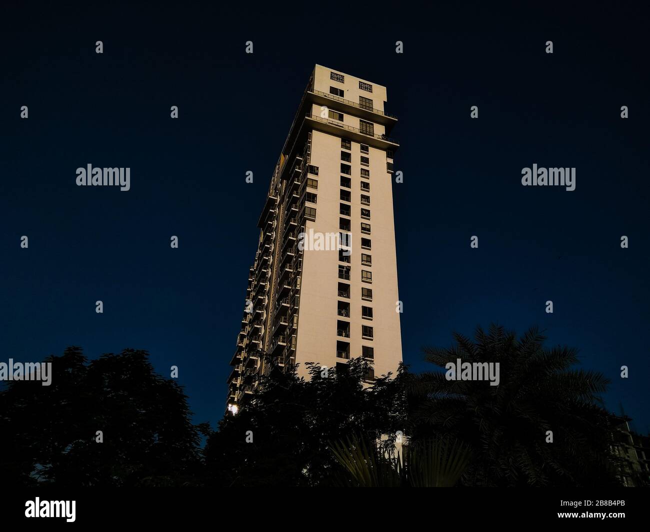 Building a home icon hi-res stock photography and images - Alamy