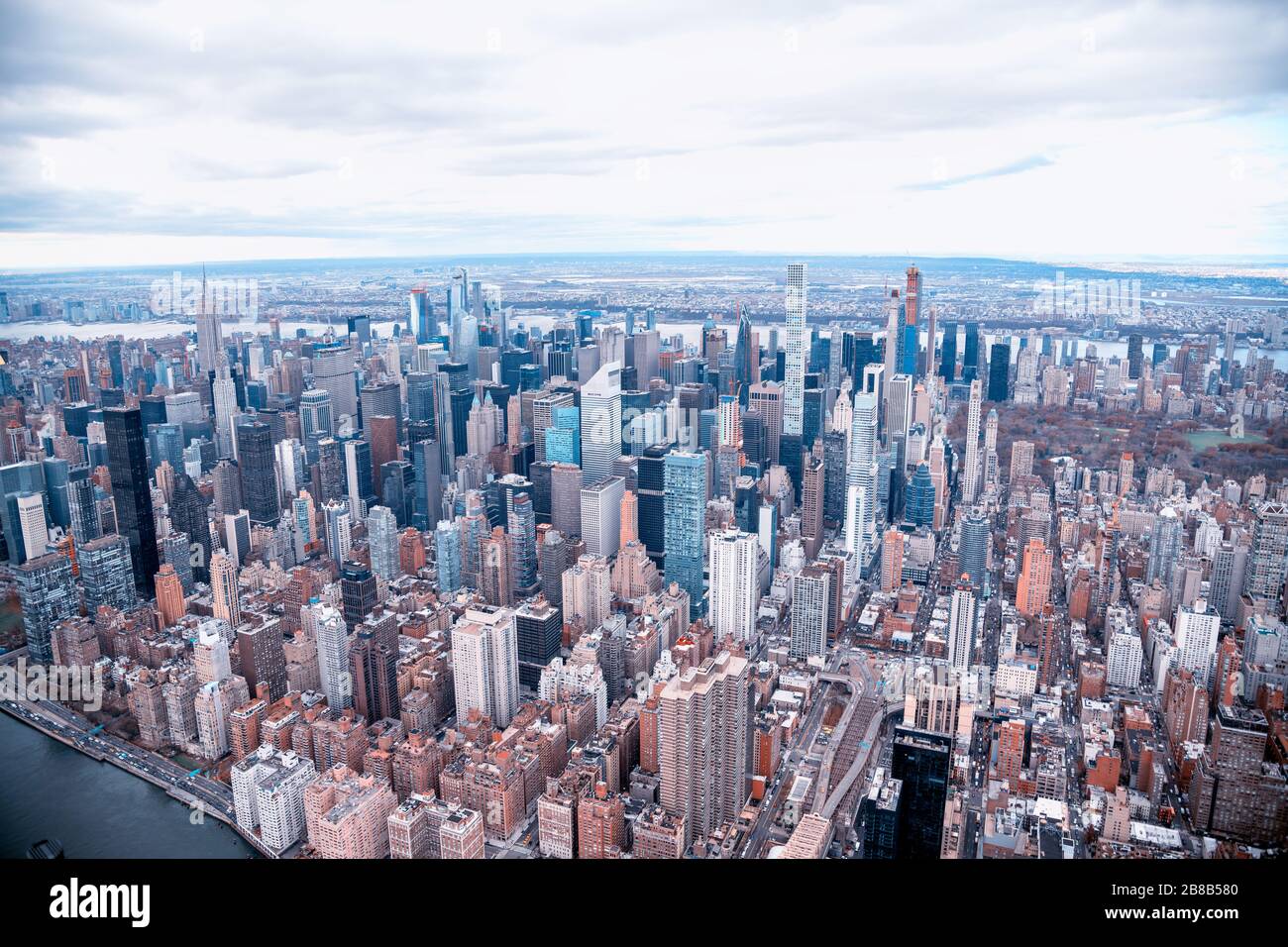 View manhattan from airplane hi-res stock photography and images - Alamy