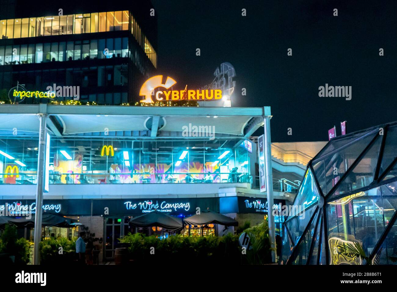 Roaming around the city hi-res stock photography and images - Alamy