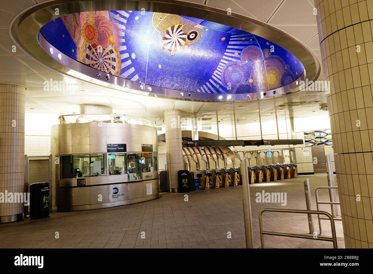 Flushing bottle hi-res stock photography and images - Alamy