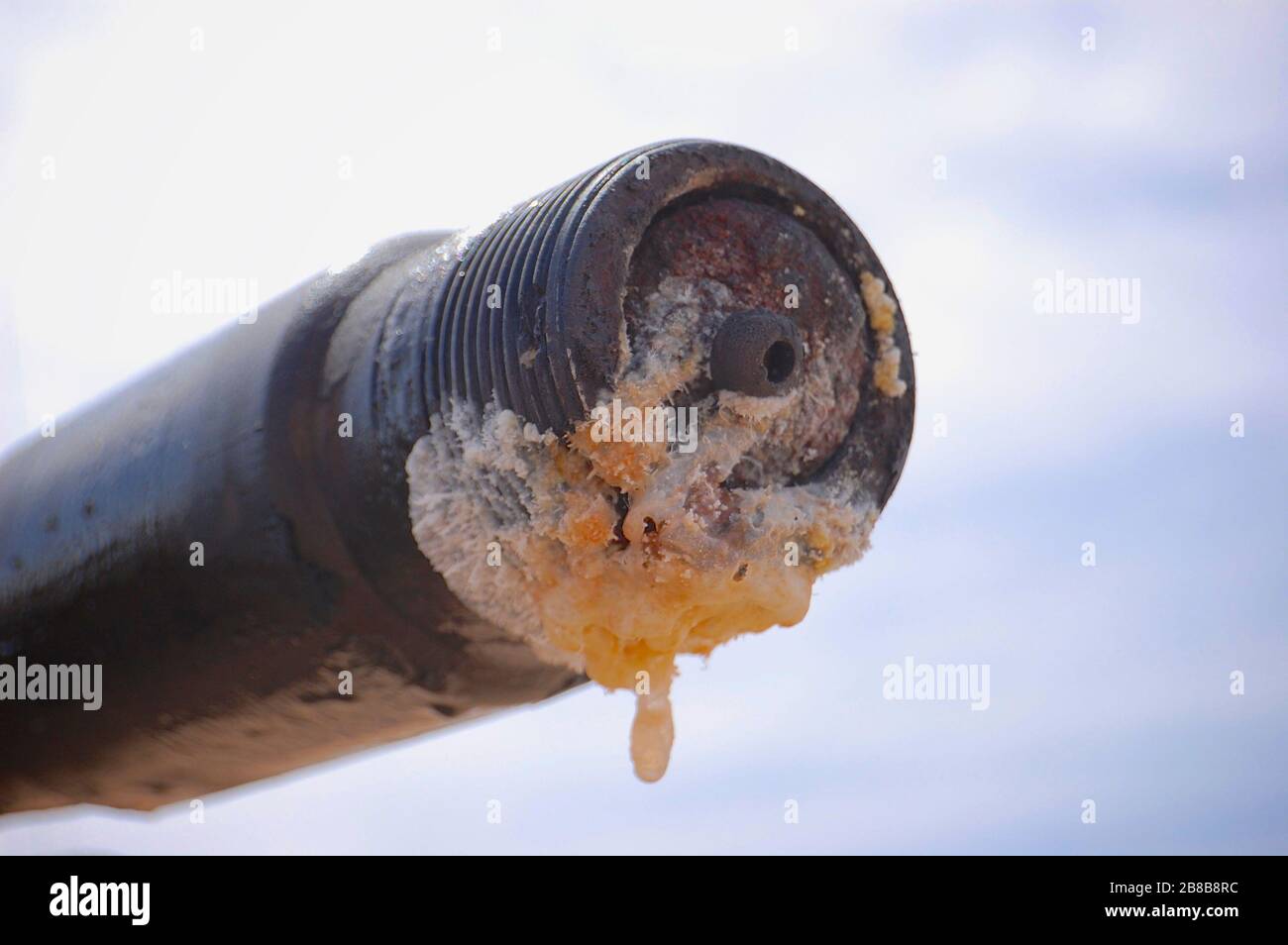 Oil well head hi-res stock photography and images - Alamy