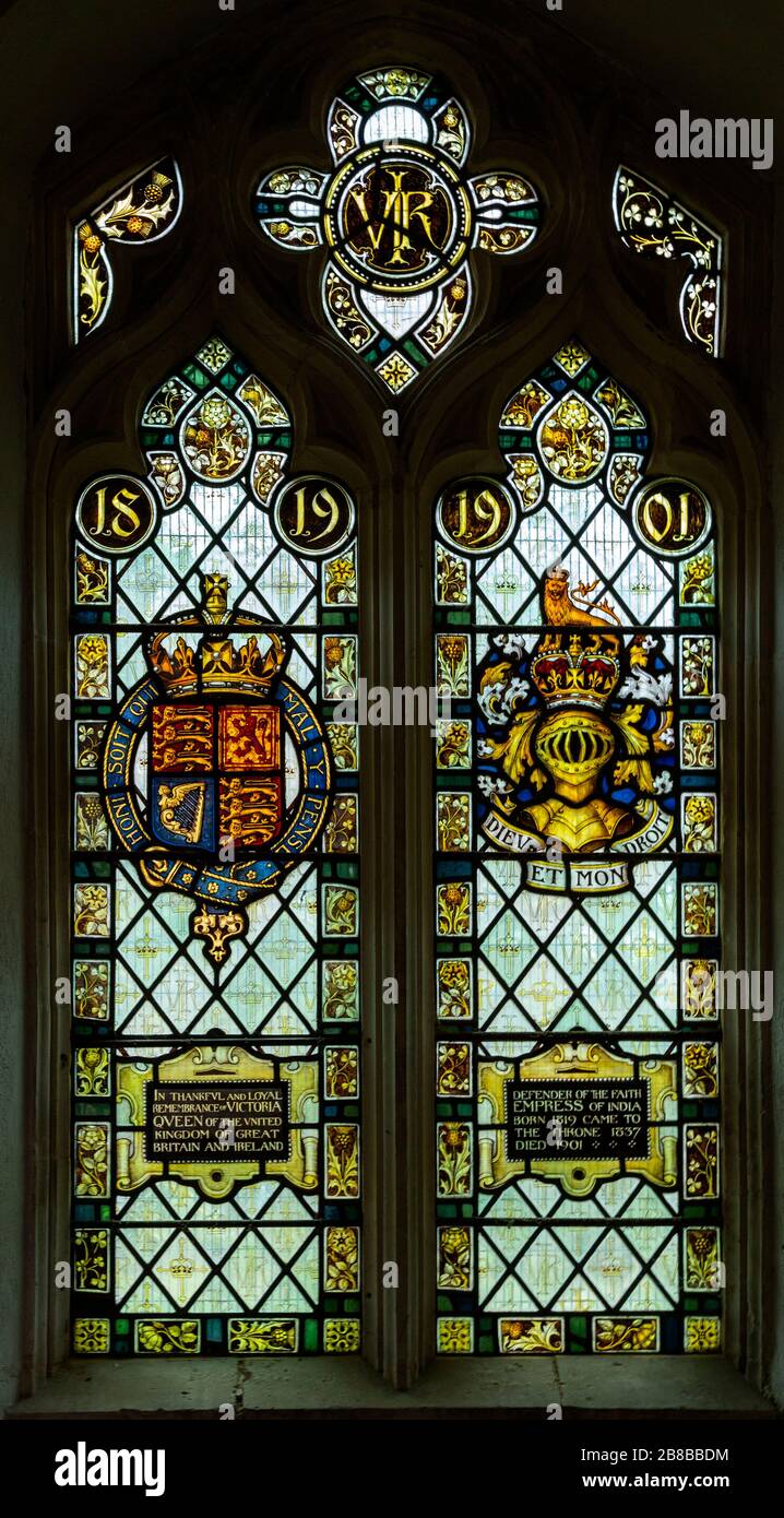 Queen victoria coat of arms hi-res stock photography and images - Alamy