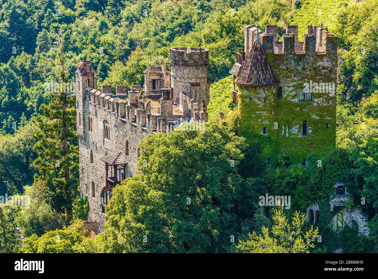 Castello tirolo hi-res stock photography and images - Alamy