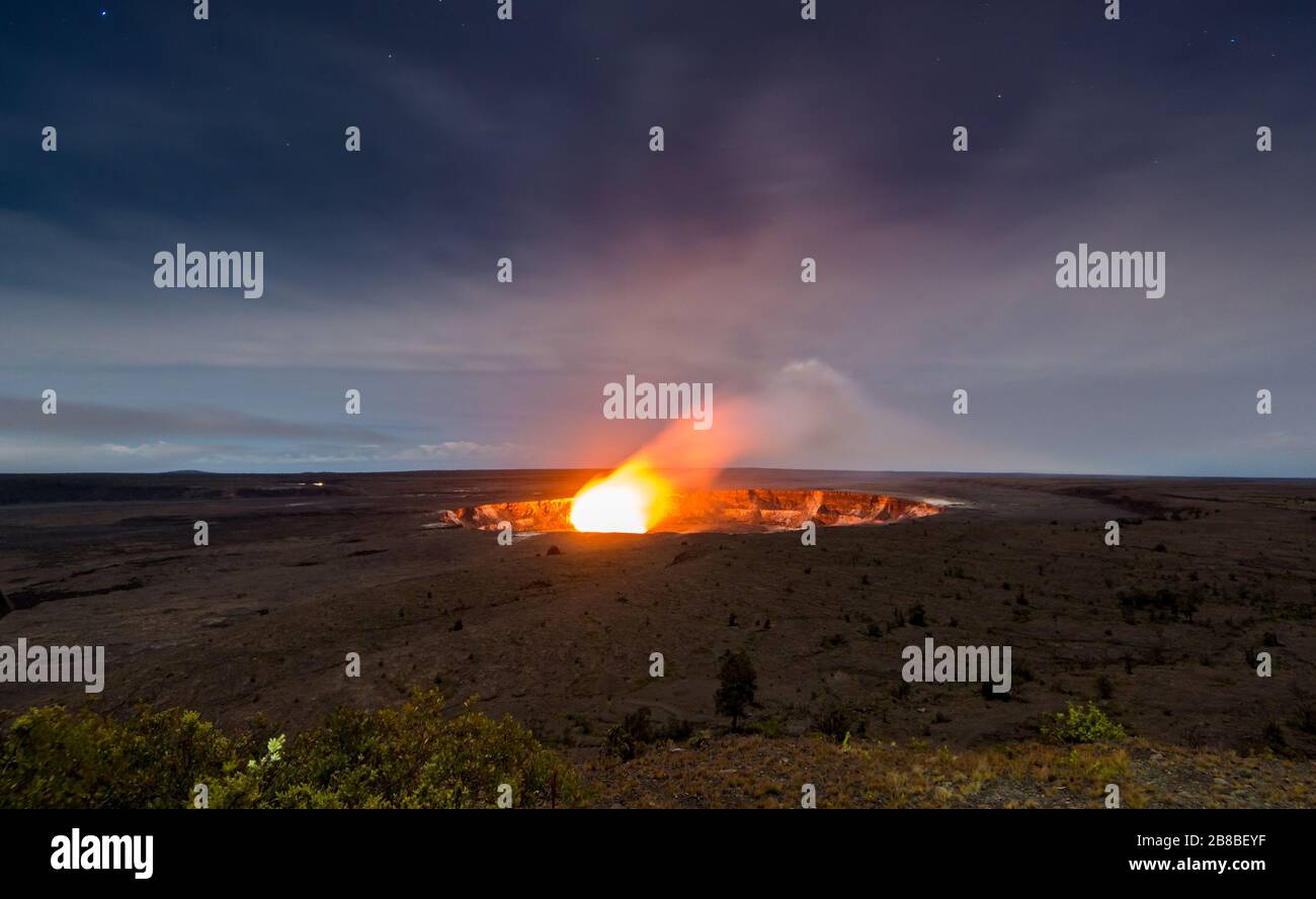 Halemaumau Crater and star in Night time Stock Photo - Alamy