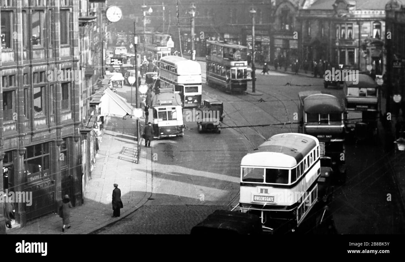 Edwardian buses hi-res stock photography and images - Alamy