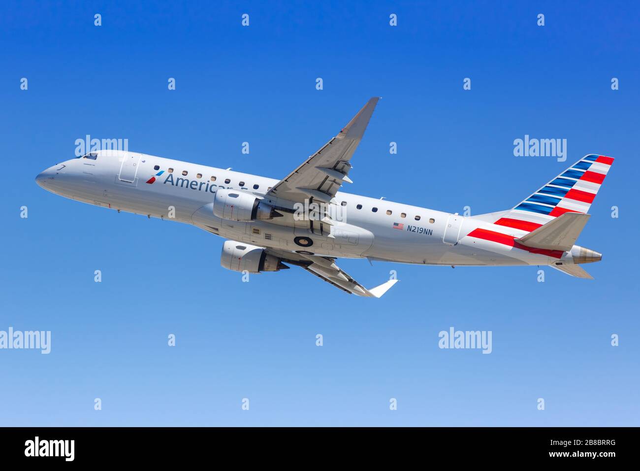 Embraer 175 united airlines hi-res stock photography and images - Alamy