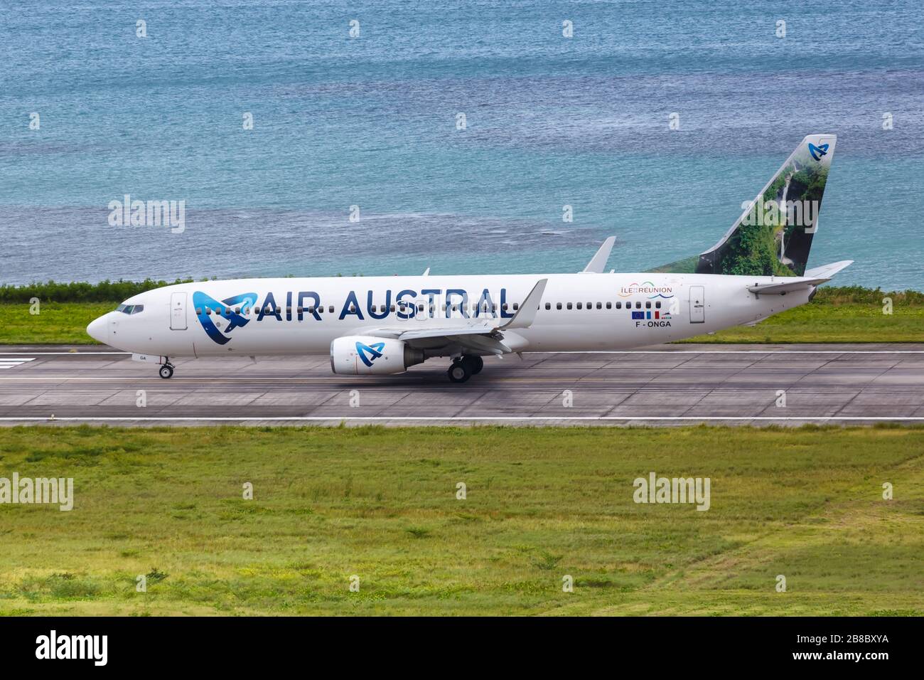 Mahe, Seychelles – February 9, 2020: Air Austral Boeing 737-800 ...