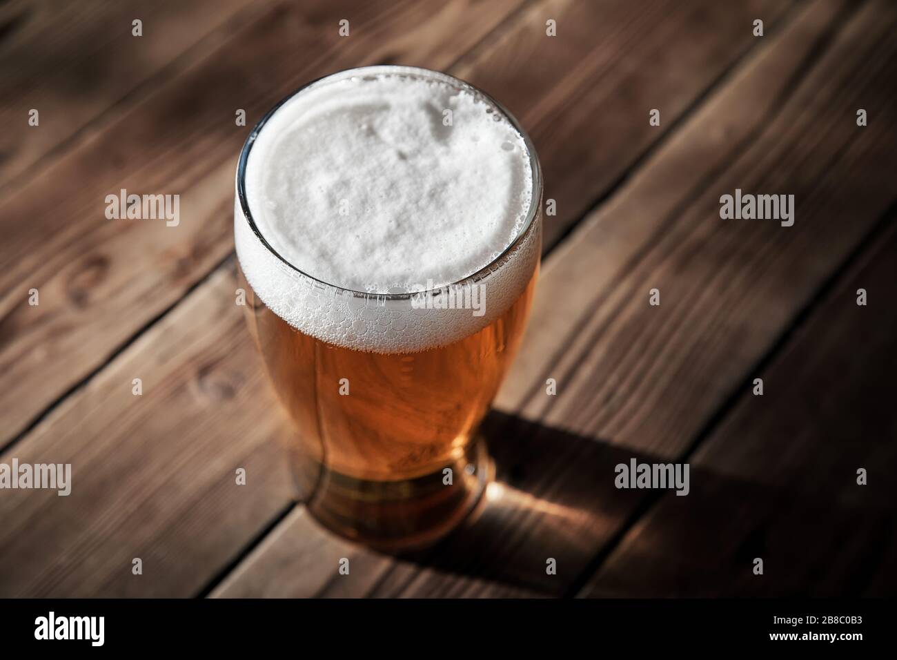 Gold bar overhead hi-res stock photography and images - Alamy