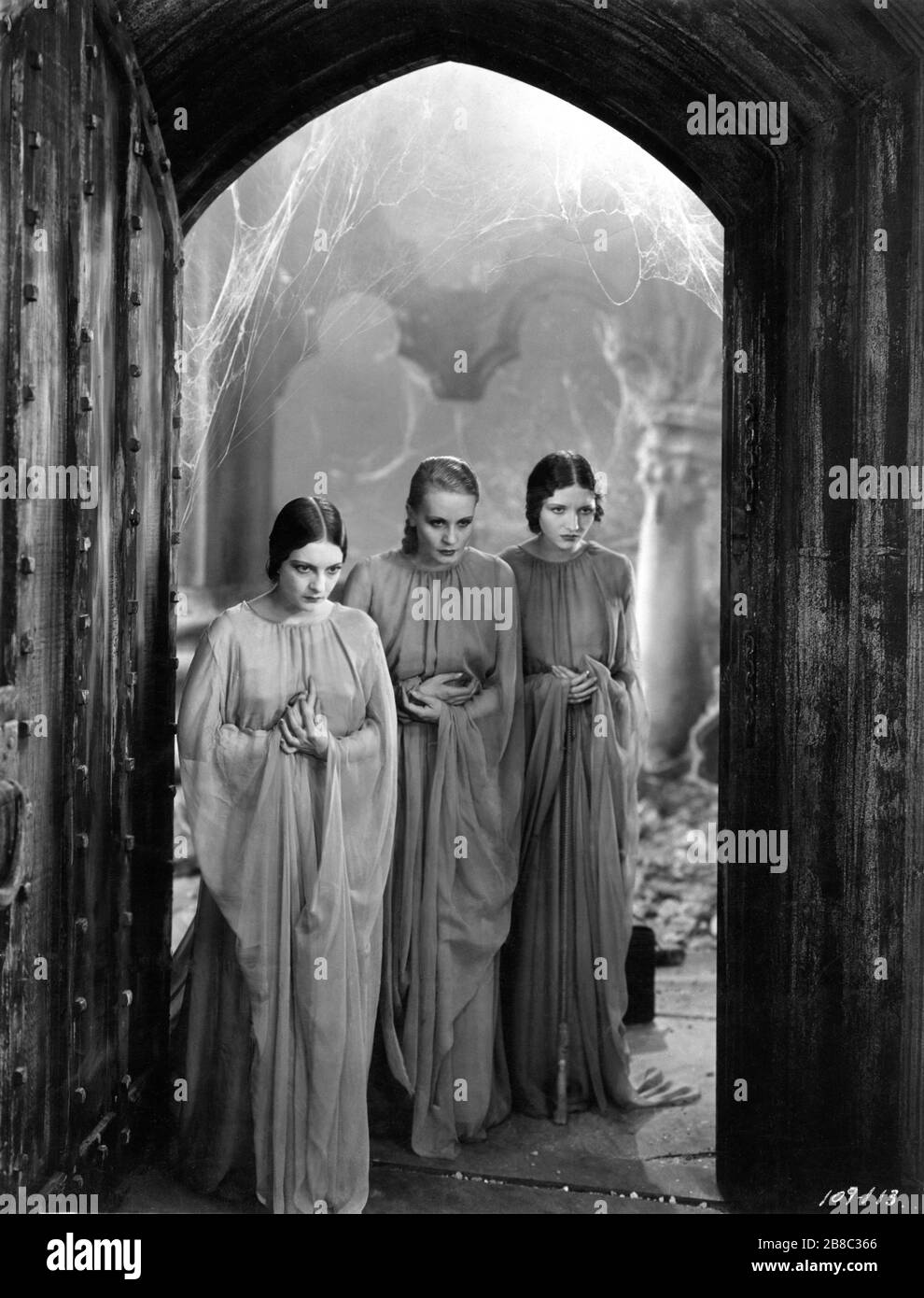 DOROTHY TREE GERALDINE DVORAK and CORNELIA THAW as Dracula's Brides in ...