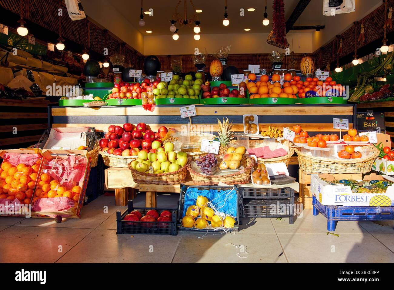 Grocery store interior hi-res stock photography and images - Alamy