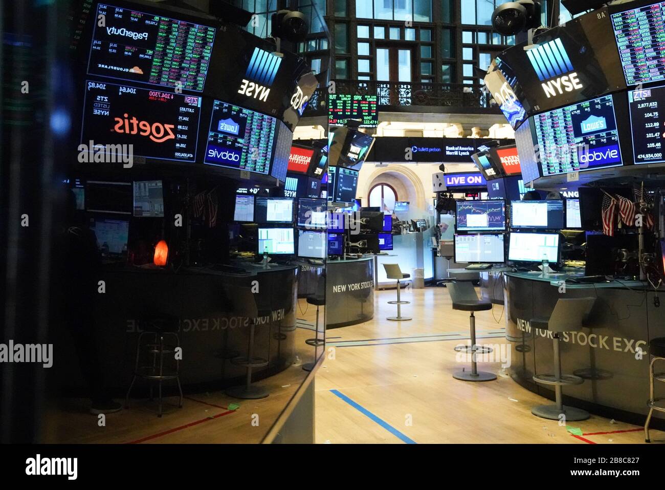 Empty stock exchange floor hi-res stock photography and images - Alamy