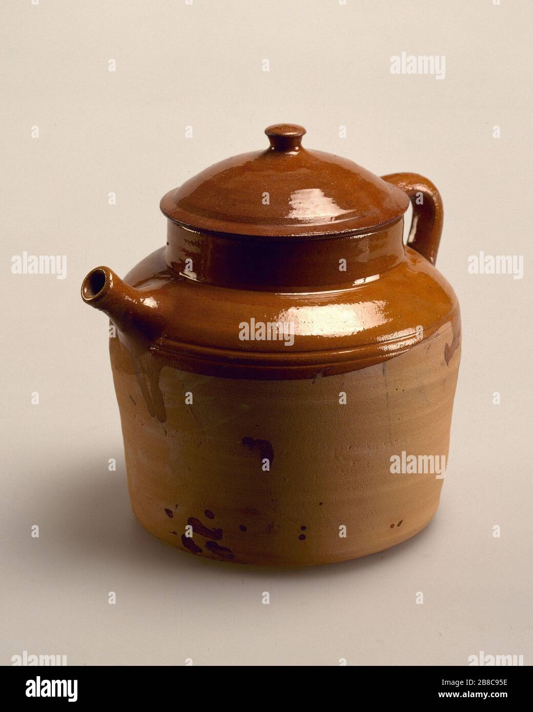 Cafetera de barro hi-res stock photography and images - Alamy