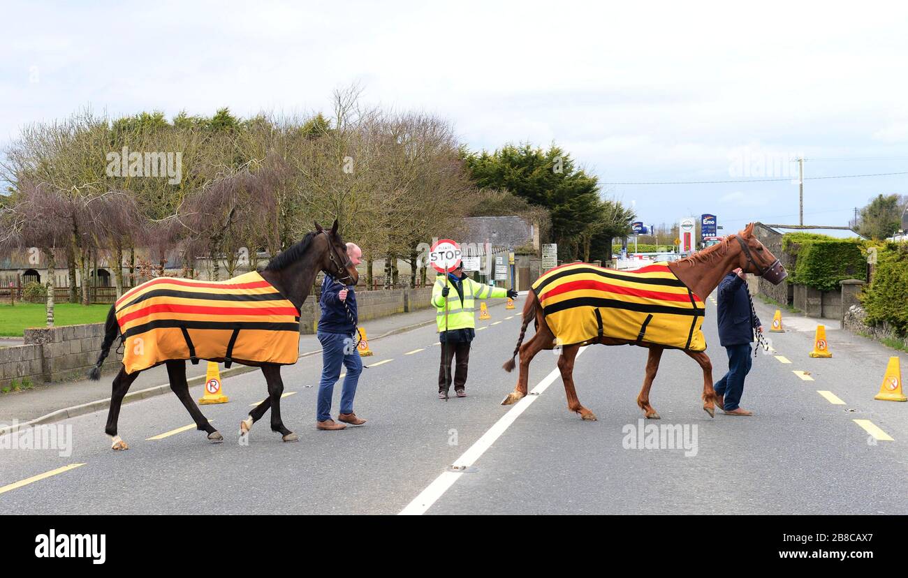 Runners arrive thurles racecourse hi-res stock photography and images ...