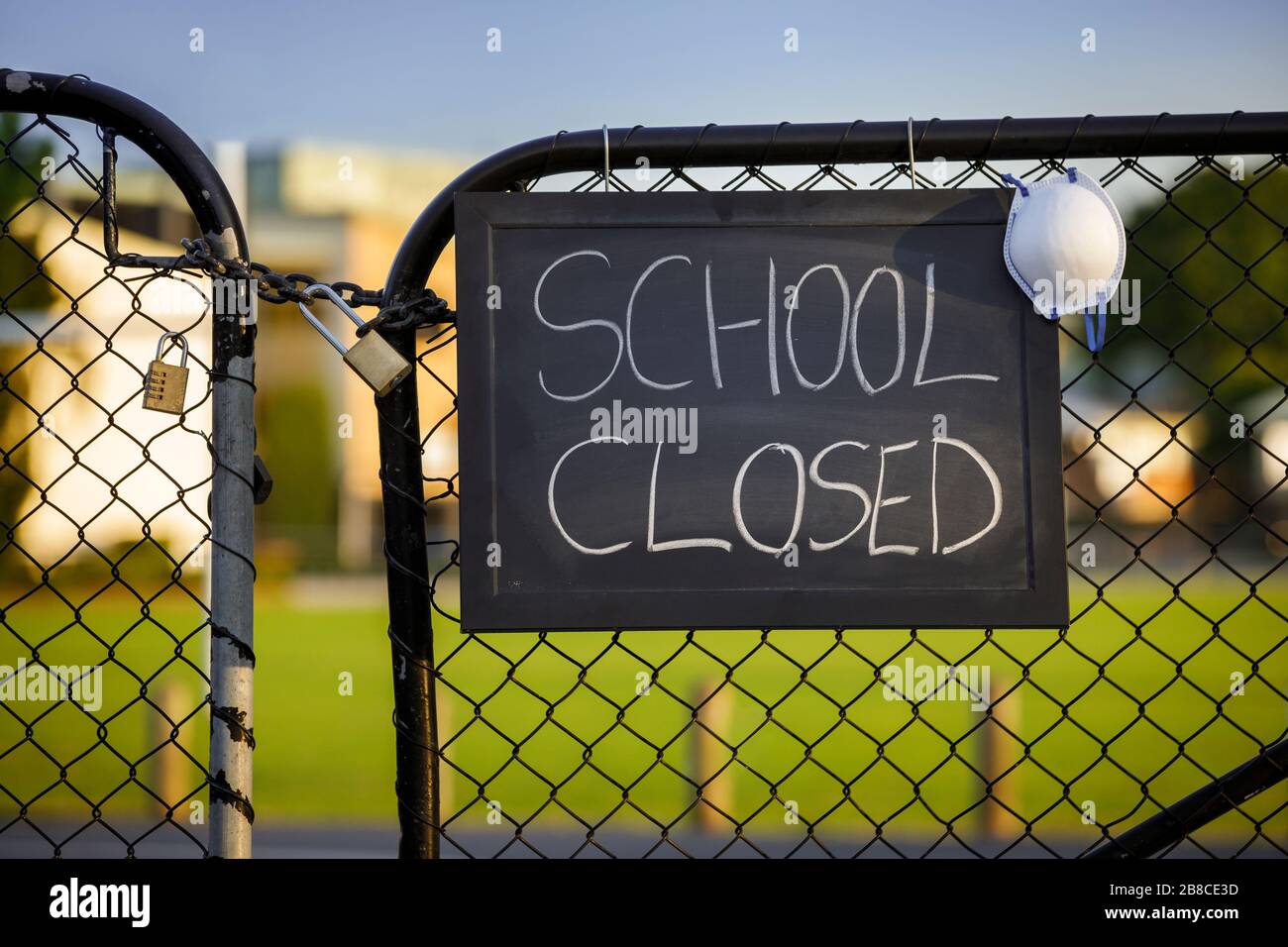 Padlocked gate hi-res stock photography and images - Alamy