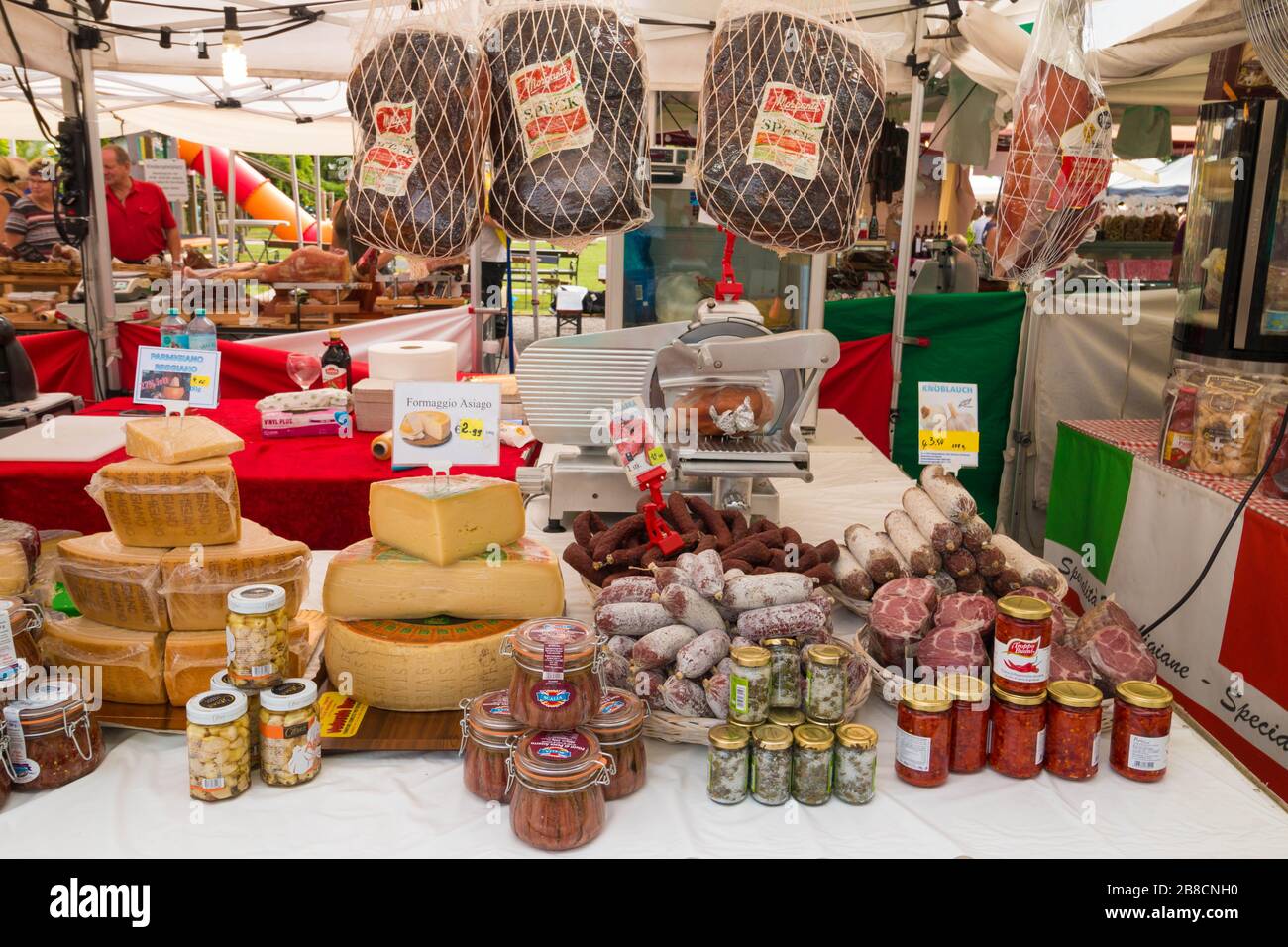 Italian market meat hi-res stock photography and images - Alamy