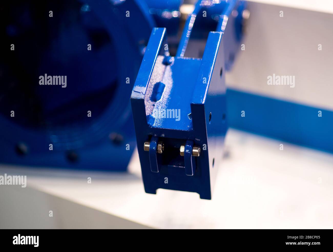 Threading a sewing machine hi-res stock photography and images - Alamy