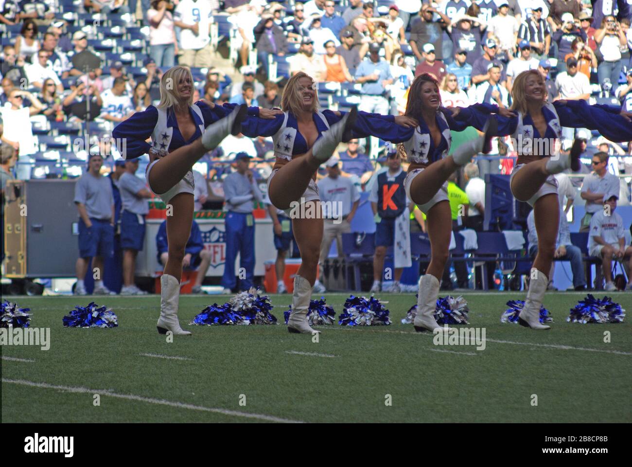 Dallas cowboys cheerleaders hi-res stock photography and images - Alamy