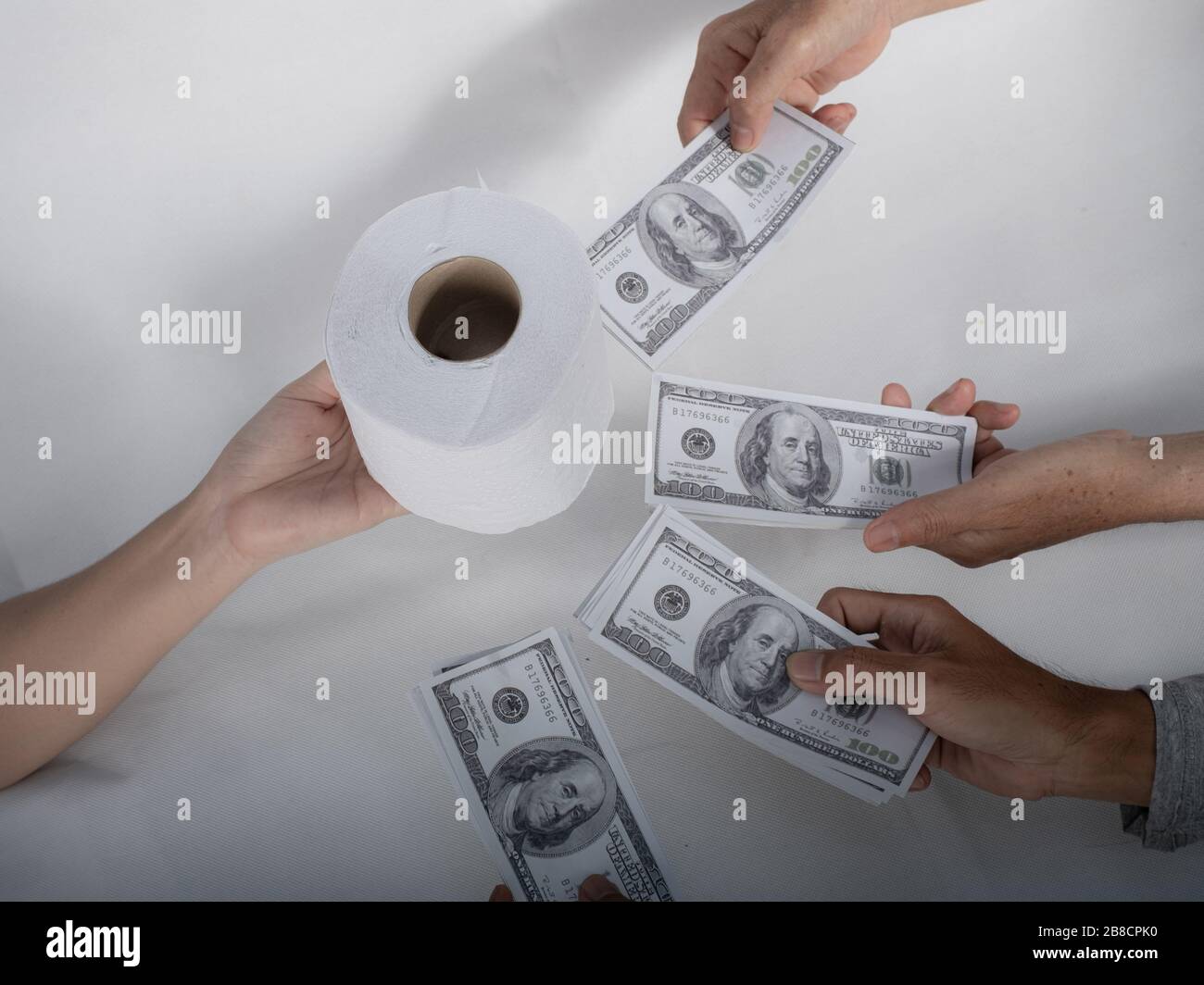 Close up sell-buy tissue, handholds toilet paper tissue and money of ...