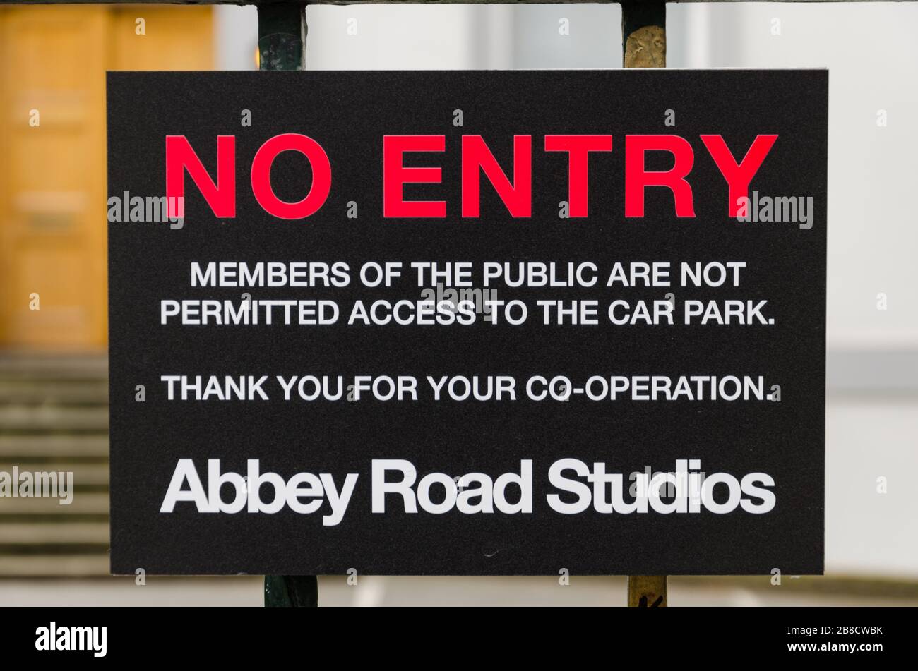 abbey road studios sign no entry beatles Stock Photo - Alamy