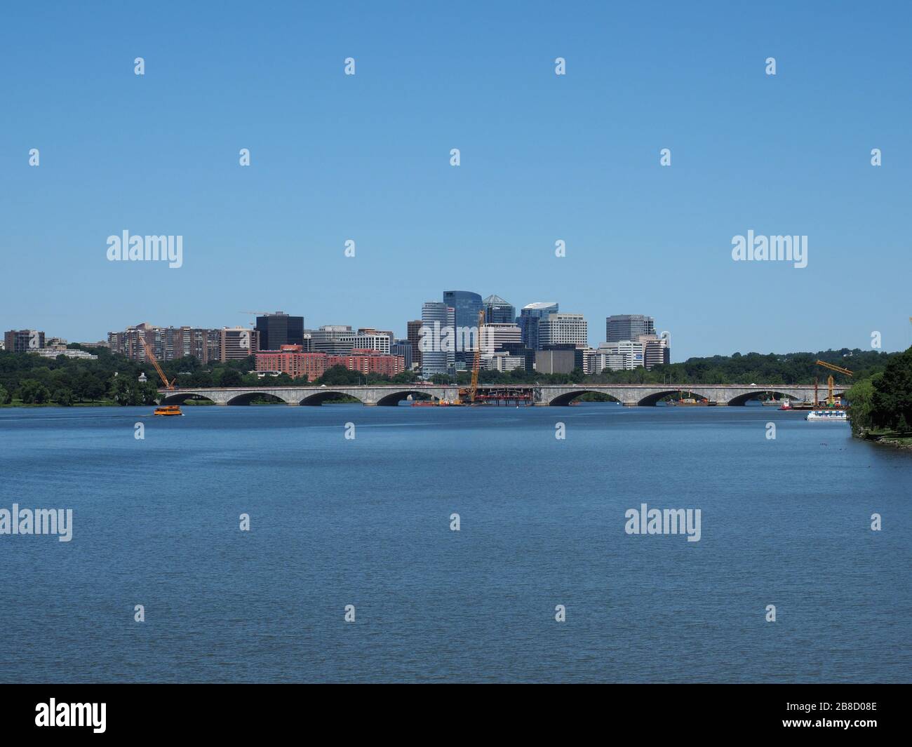 Rosslyn virginia usa rosslyn skyline hi-res stock photography and ...