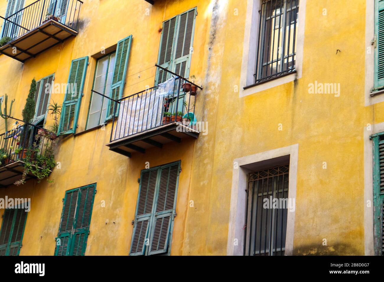 Southern facade architecture hi-res stock photography and images - Alamy