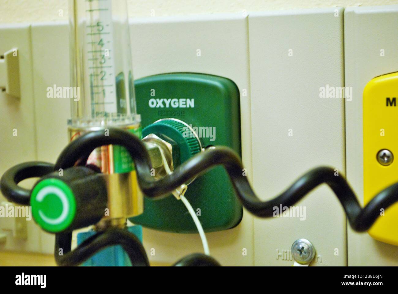 Oxygen regulator hi-res stock photography and images - Alamy