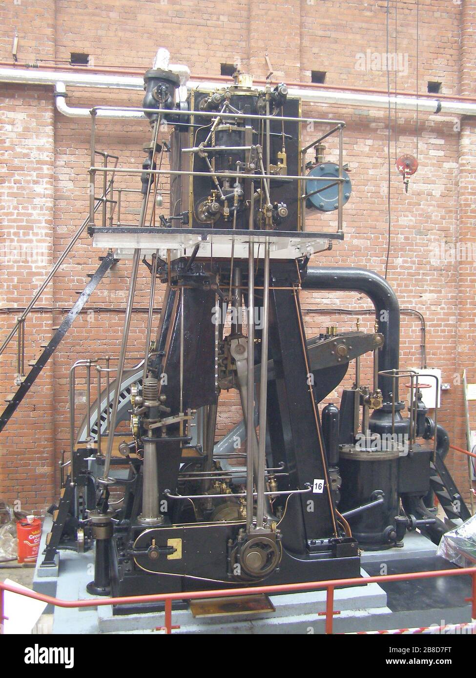 Inverted engine hi-res stock photography and images - Alamy