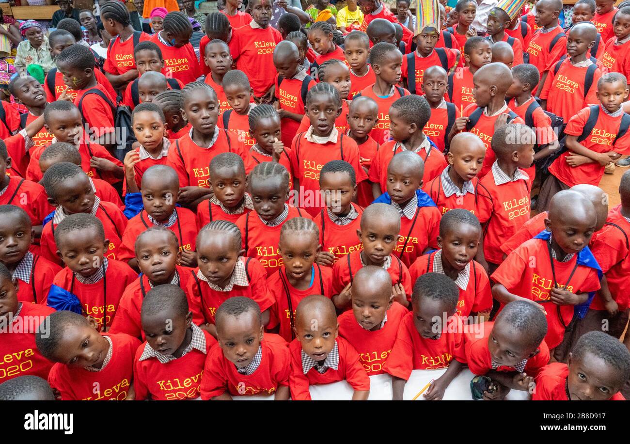 Kenya people crowd hi-res stock photography and images - Alamy