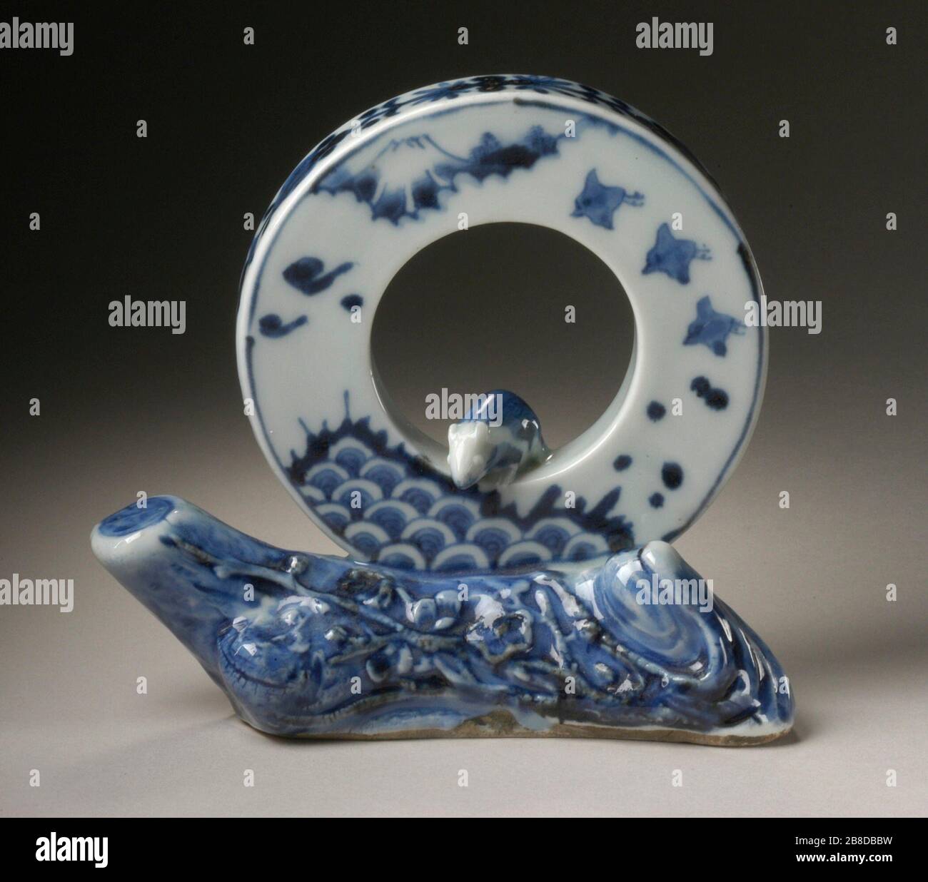 White porcelain hirado ware hi-res stock photography and images - Alamy