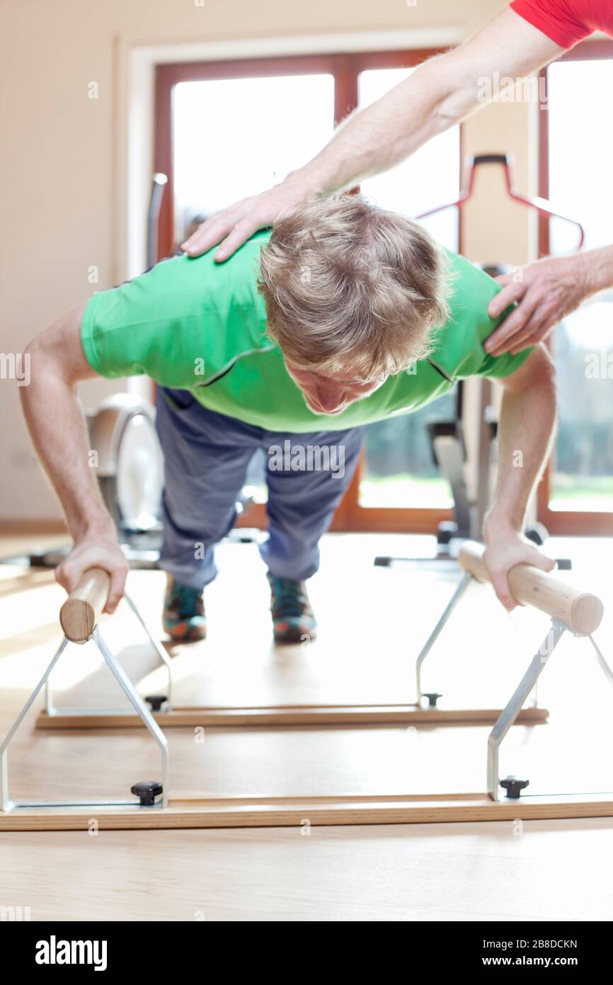 Man doing press ups hi-res stock photography and images - Alamy