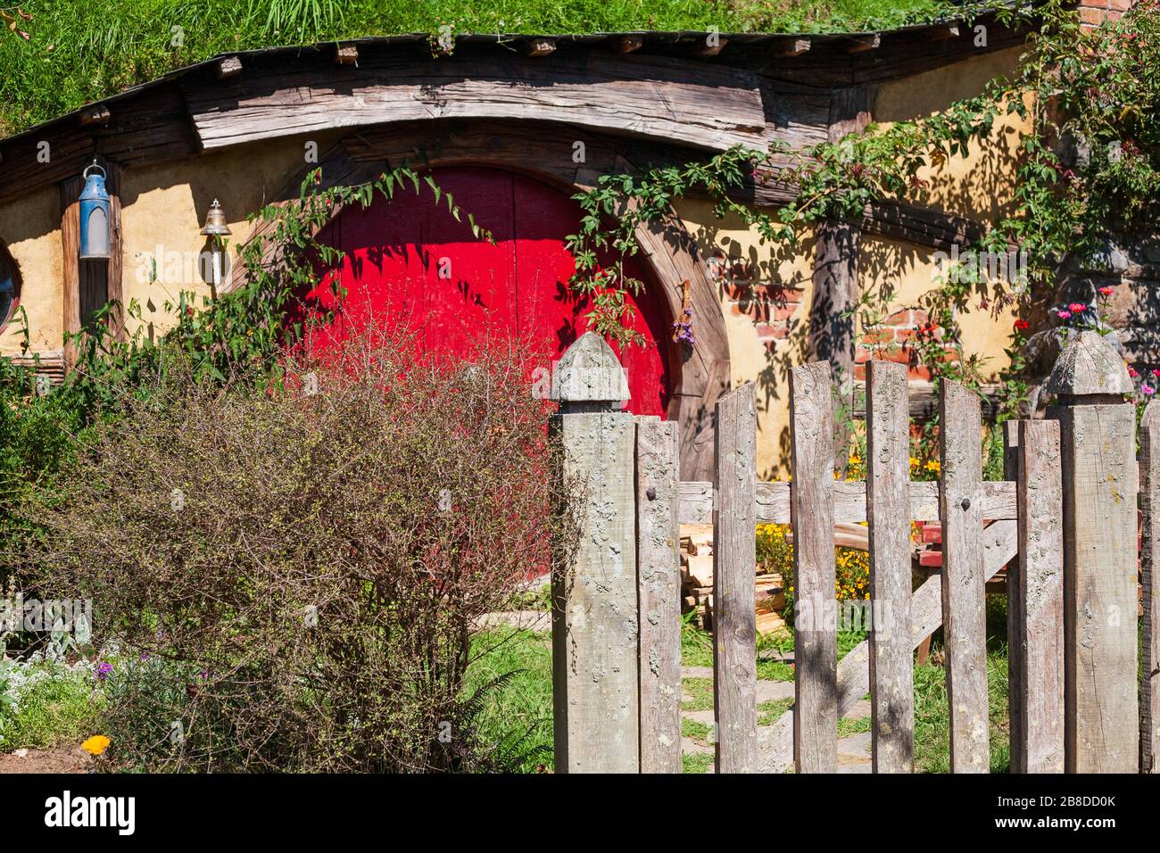 The lord of the rings frodo house hi-res stock photography and images ...