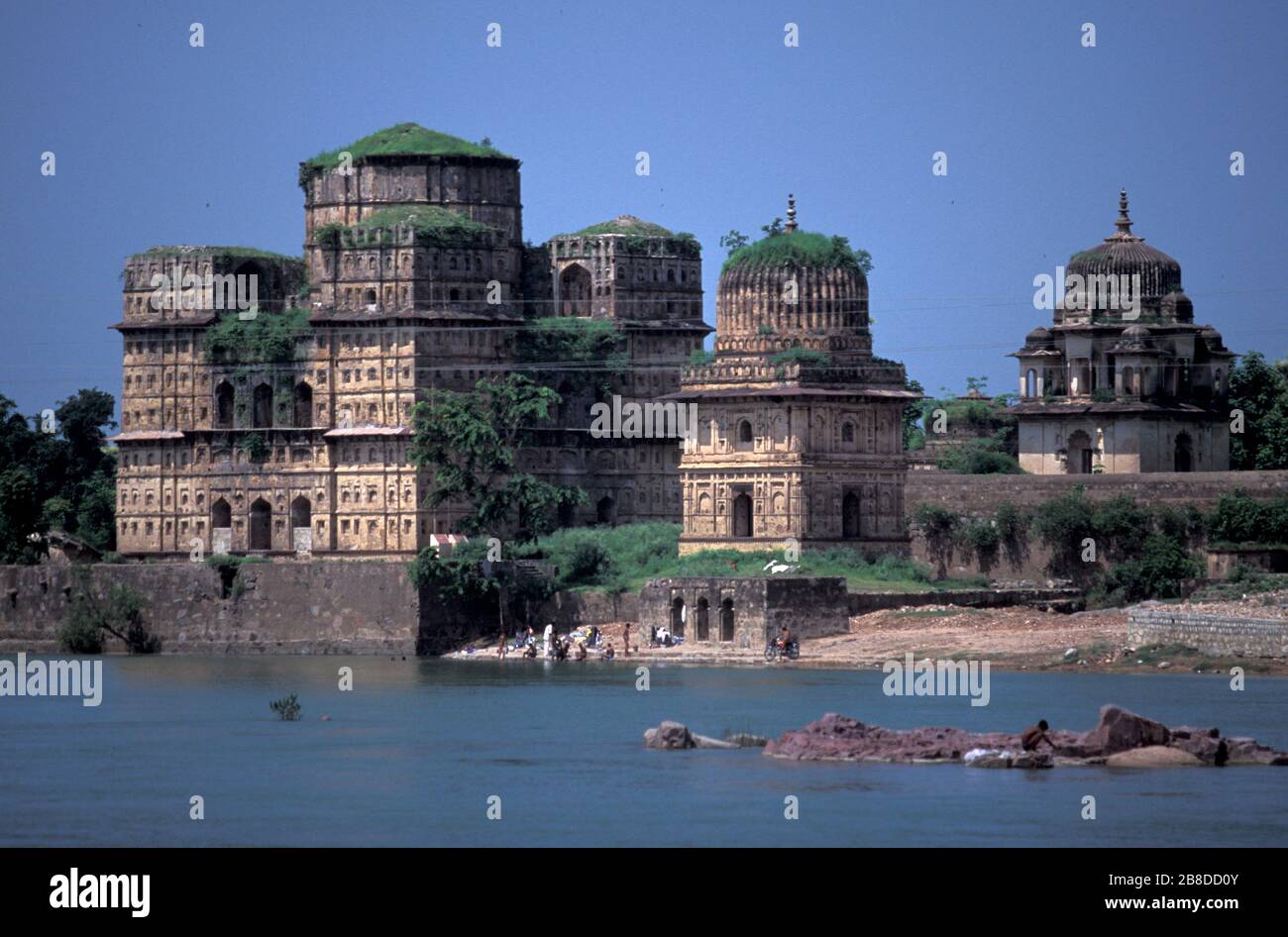 Orchha river hi-res stock photography and images - Alamy