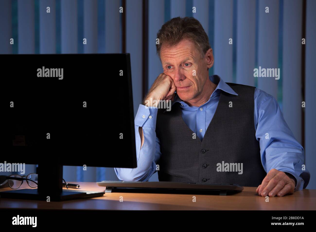 Weary looking businessman hi-res stock photography and images - Alamy