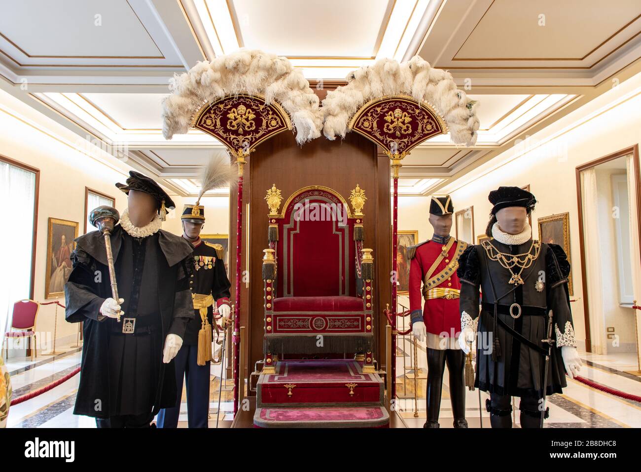 Avignon papal room hi-res stock photography and images - Alamy