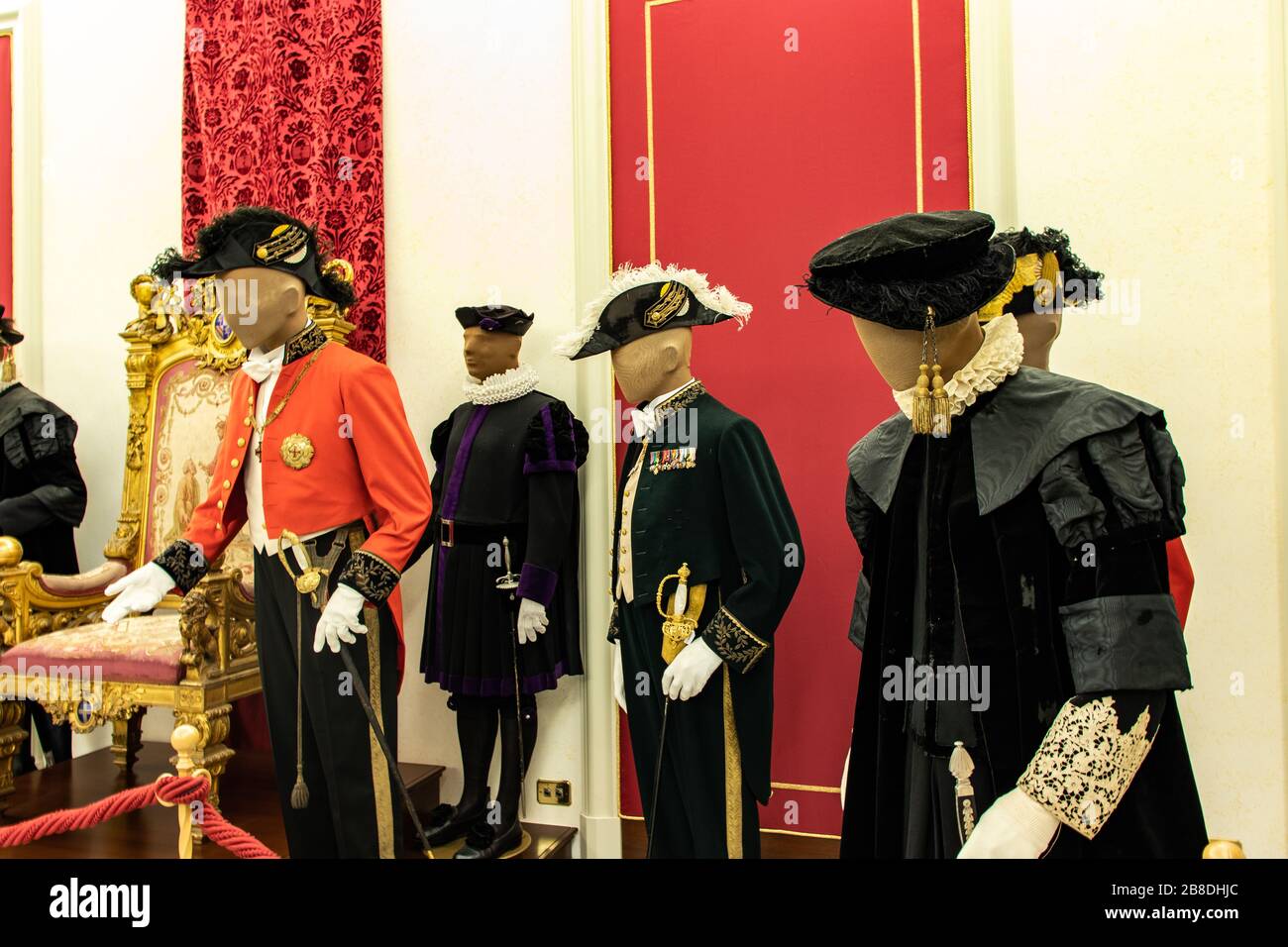 Avignon papal room hi-res stock photography and images - Alamy