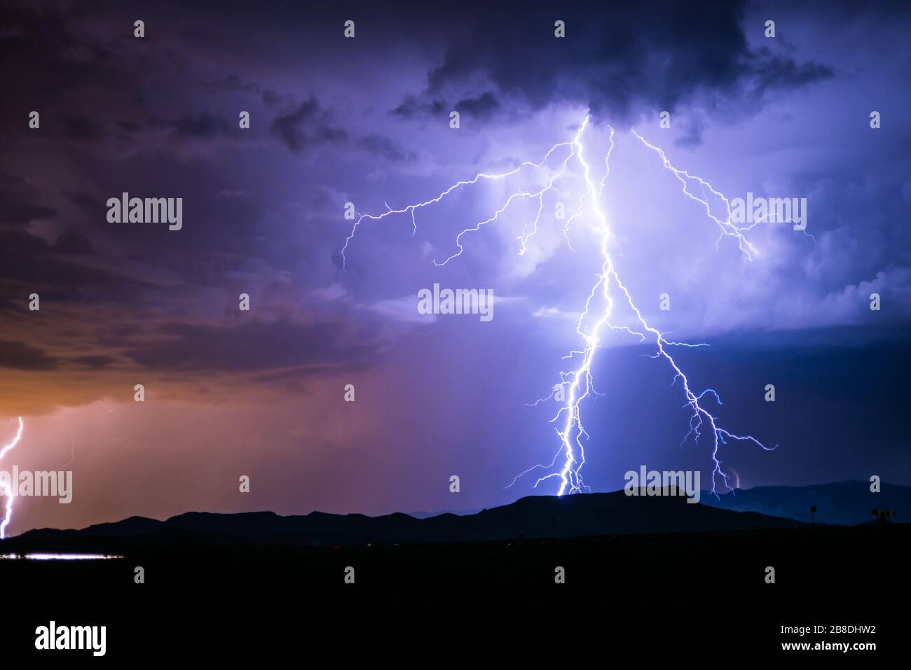Tucson lightning hi-res stock photography and images - Alamy