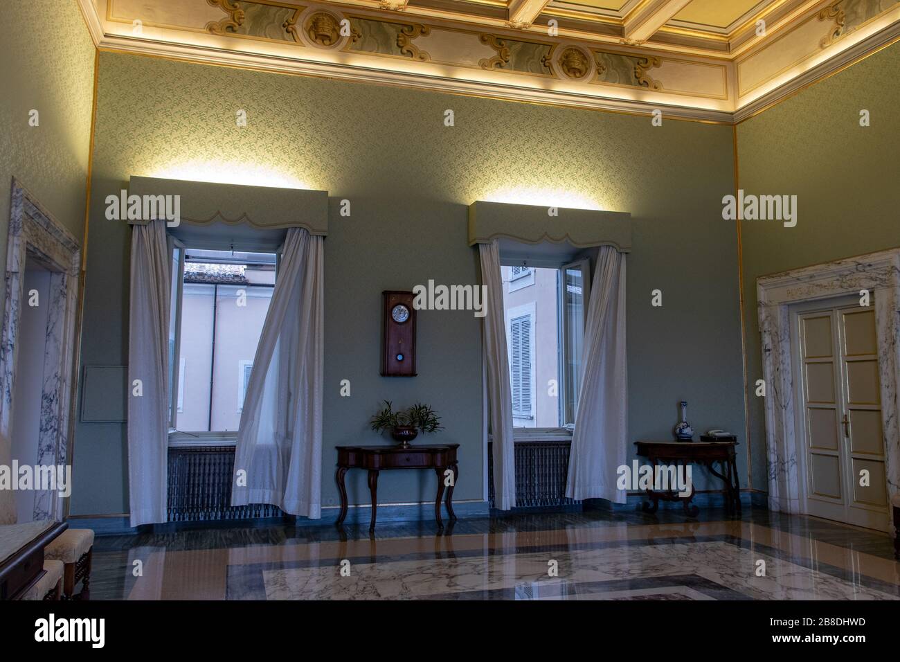 Avignon papal room hi-res stock photography and images - Alamy