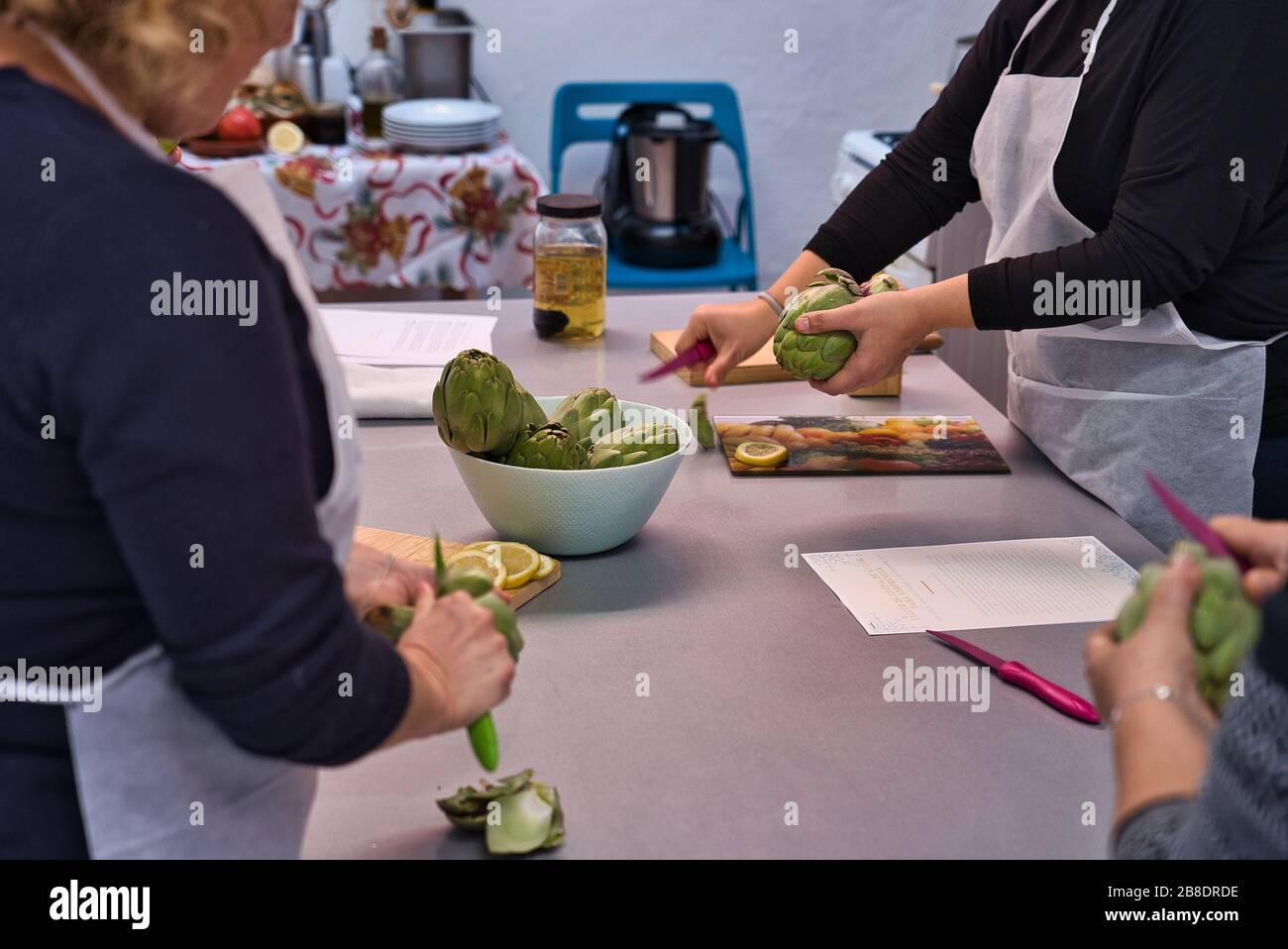 Peeling vegetables in water hi-res stock photography and images - Alamy