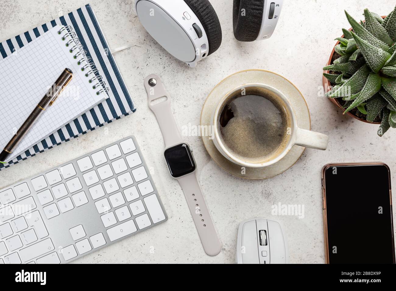 Flat lay office table desk Stock Photo - Alamy