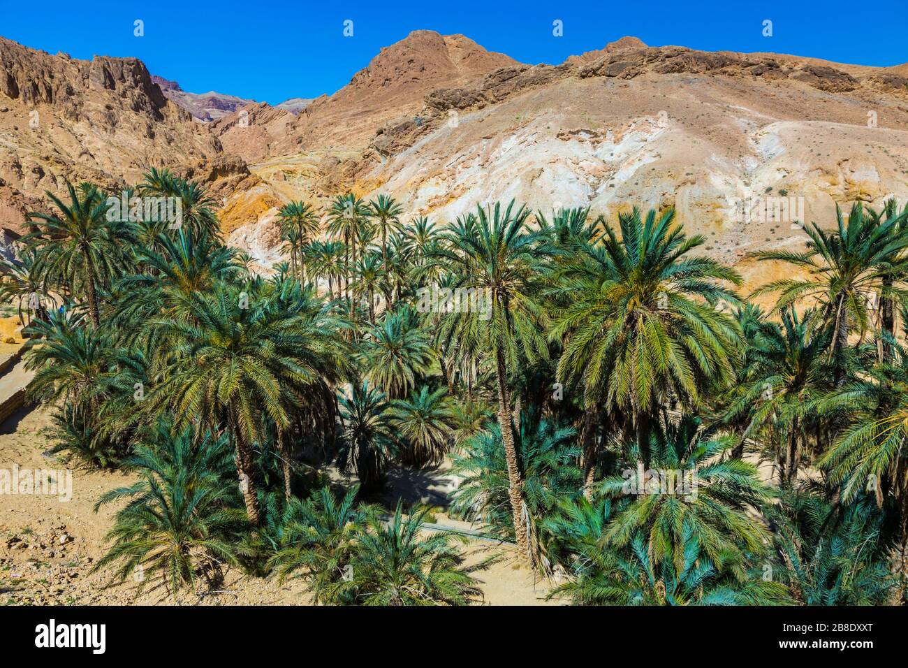 Oasis mountain hi-res stock photography and images - Alamy