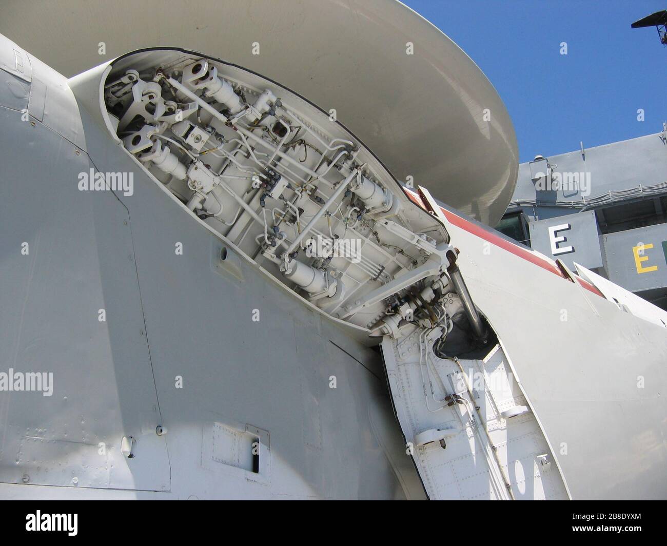 Ex uss hi-res stock photography and images - Alamy