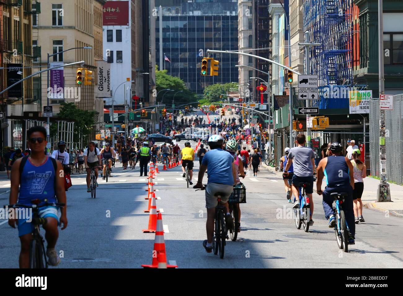 Excercise outdoors in summer' hi-res stock photography and images - Alamy