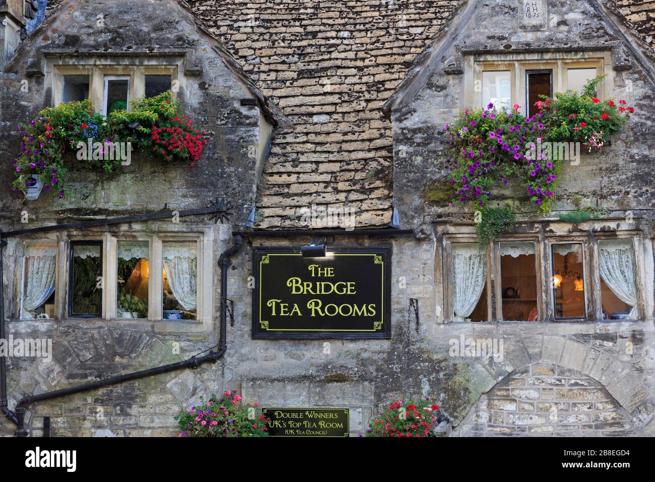 Bradford on avon bridge tea rooms hi-res stock photography and images ...