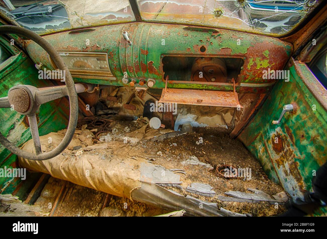 Junked car hi-res stock photography and images - Alamy