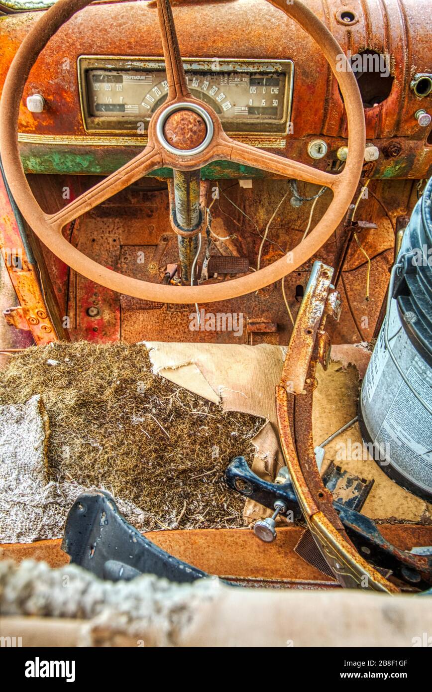 Junked car hi-res stock photography and images - Alamy