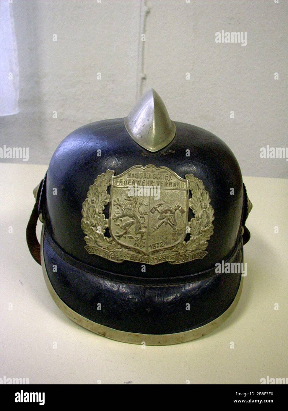 Feuerwehrhelm High Resolution Stock Photography and Images - Alamy