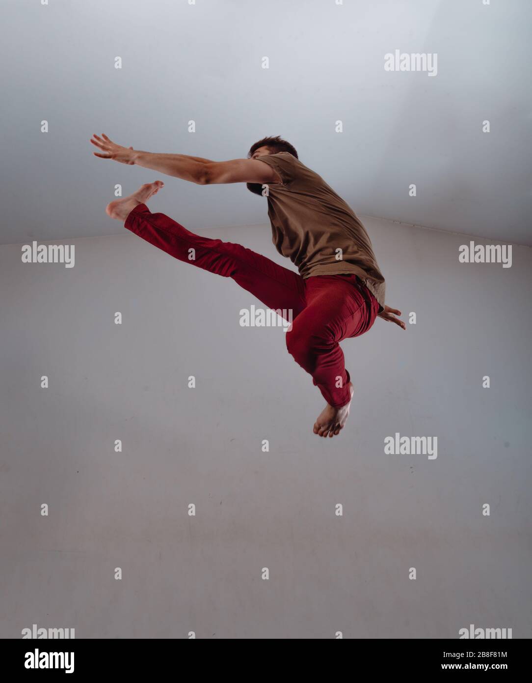 Modern dancing performer exercising during a dance practice Stock Photo ...