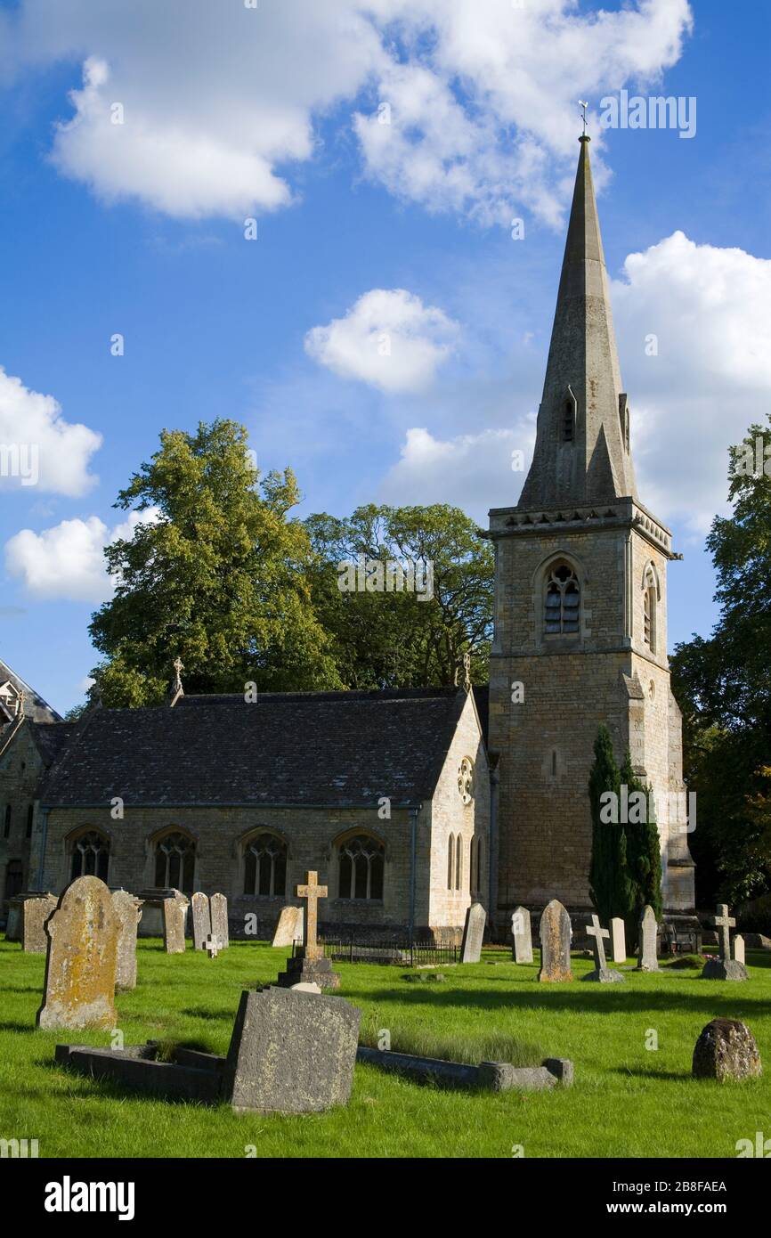 St marys church lower slaughter hi-res stock photography and images - Alamy